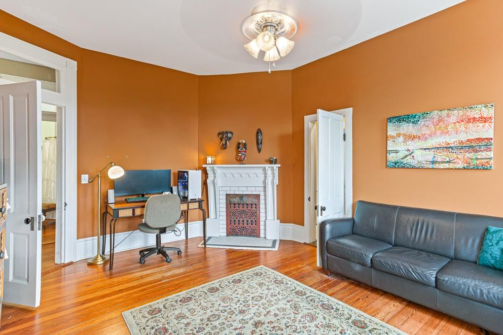 Sold: ‘A Sophisticated Late Victorian’ on the National Register in ...