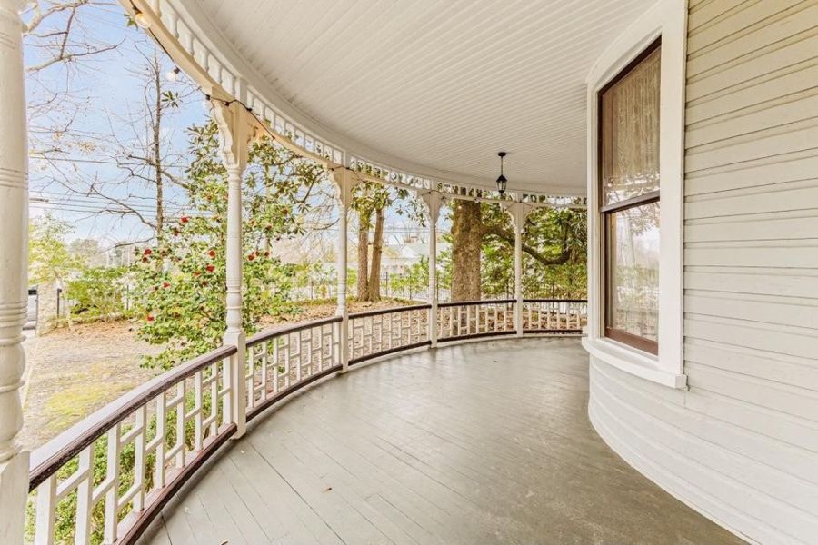 Sold: ‘A Sophisticated Late Victorian’ on the National Register in ...