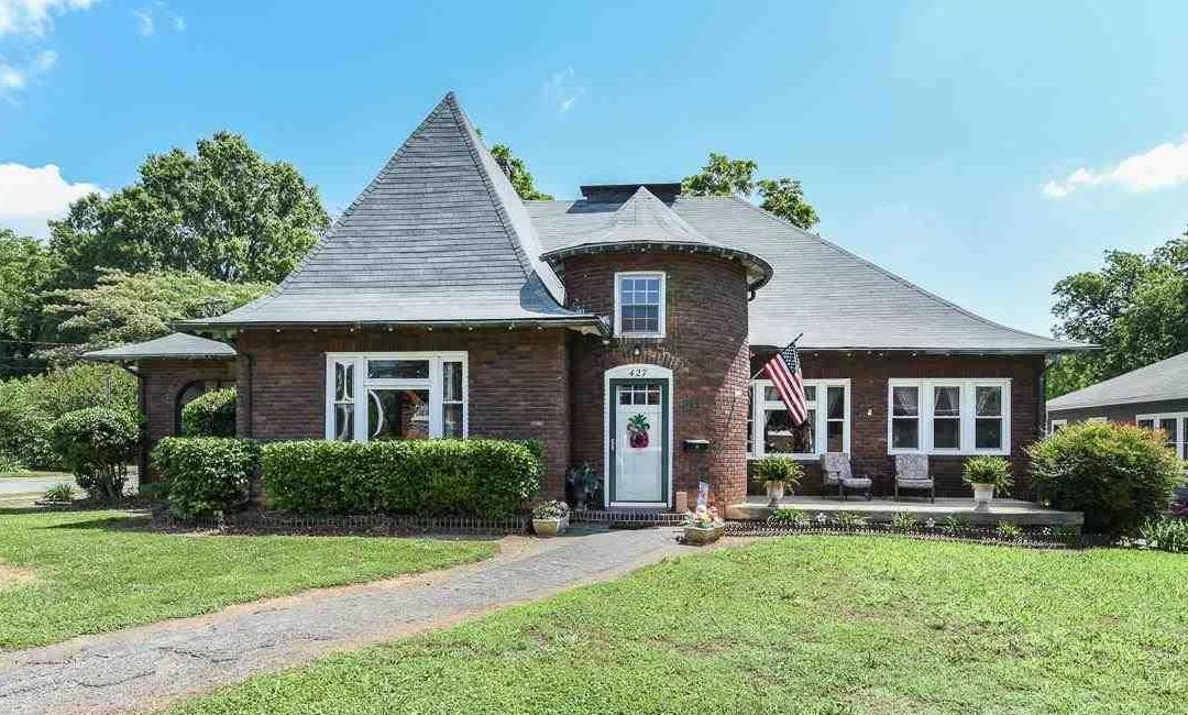 Sold: A Whimsical 1937 House in Graham, $252,000 – Piedmont Historic Homes