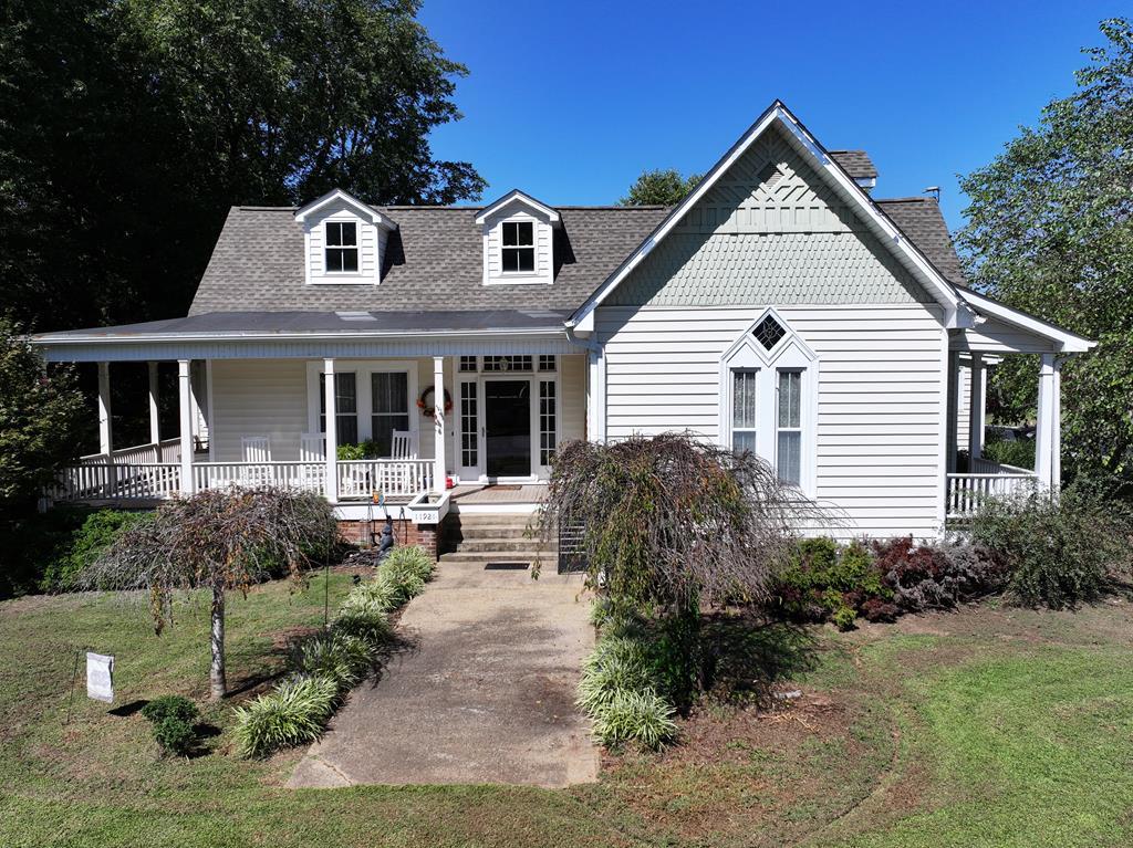 This Week’s Best: An 1825 Cottage in Milton And in Eden a 1972 MCM and ...